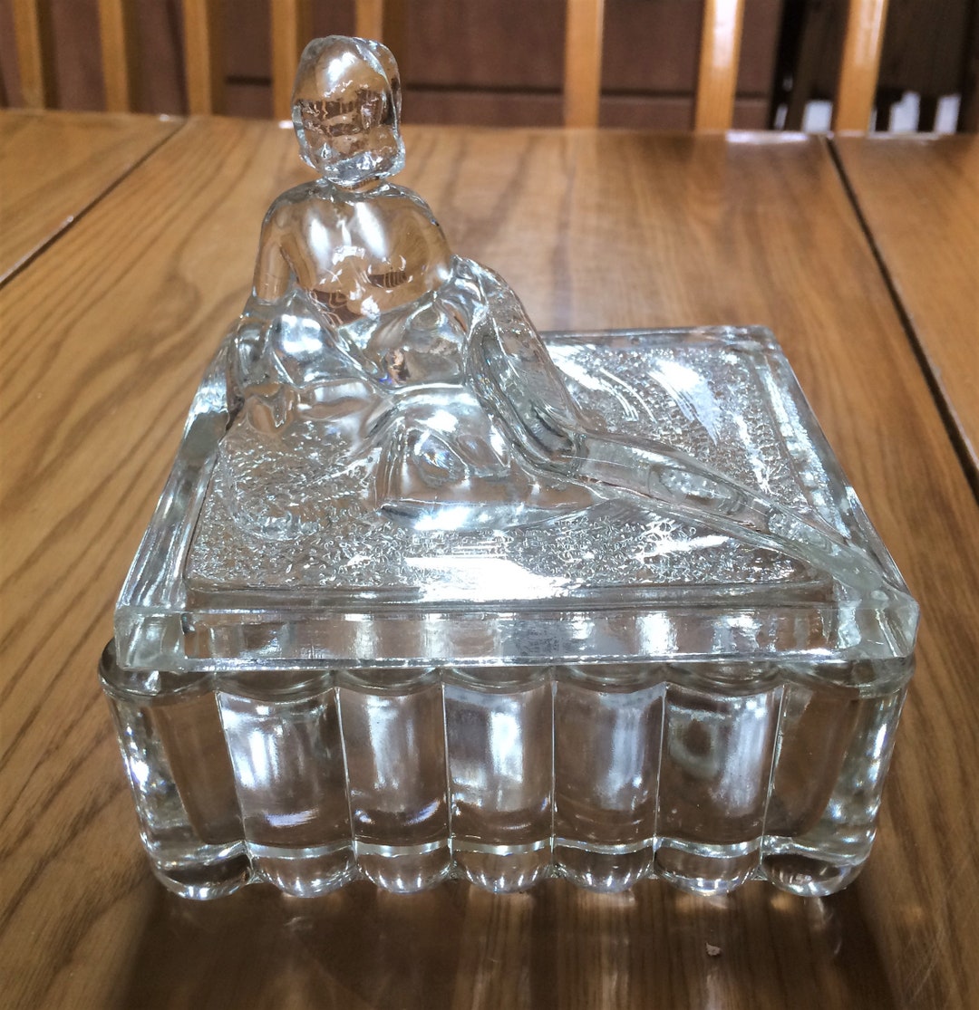 Vintage Talc Box in Transparent Glass Transparent Pattern Delilah I ...