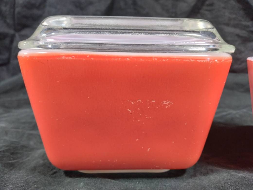 Set of 2 Vintage Pyrex Fridgie Dishes. | Etsy