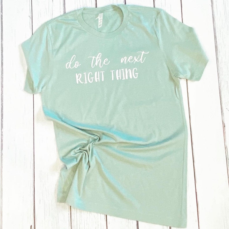 Frozen 2 Adult Tee / Do the Next Right Thing / Anna and Elsa - Etsy