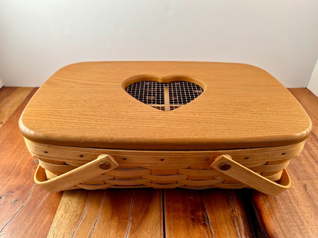 1998 Longaberger Handwoven Storage Basket Chicken Wire Heart Center ...