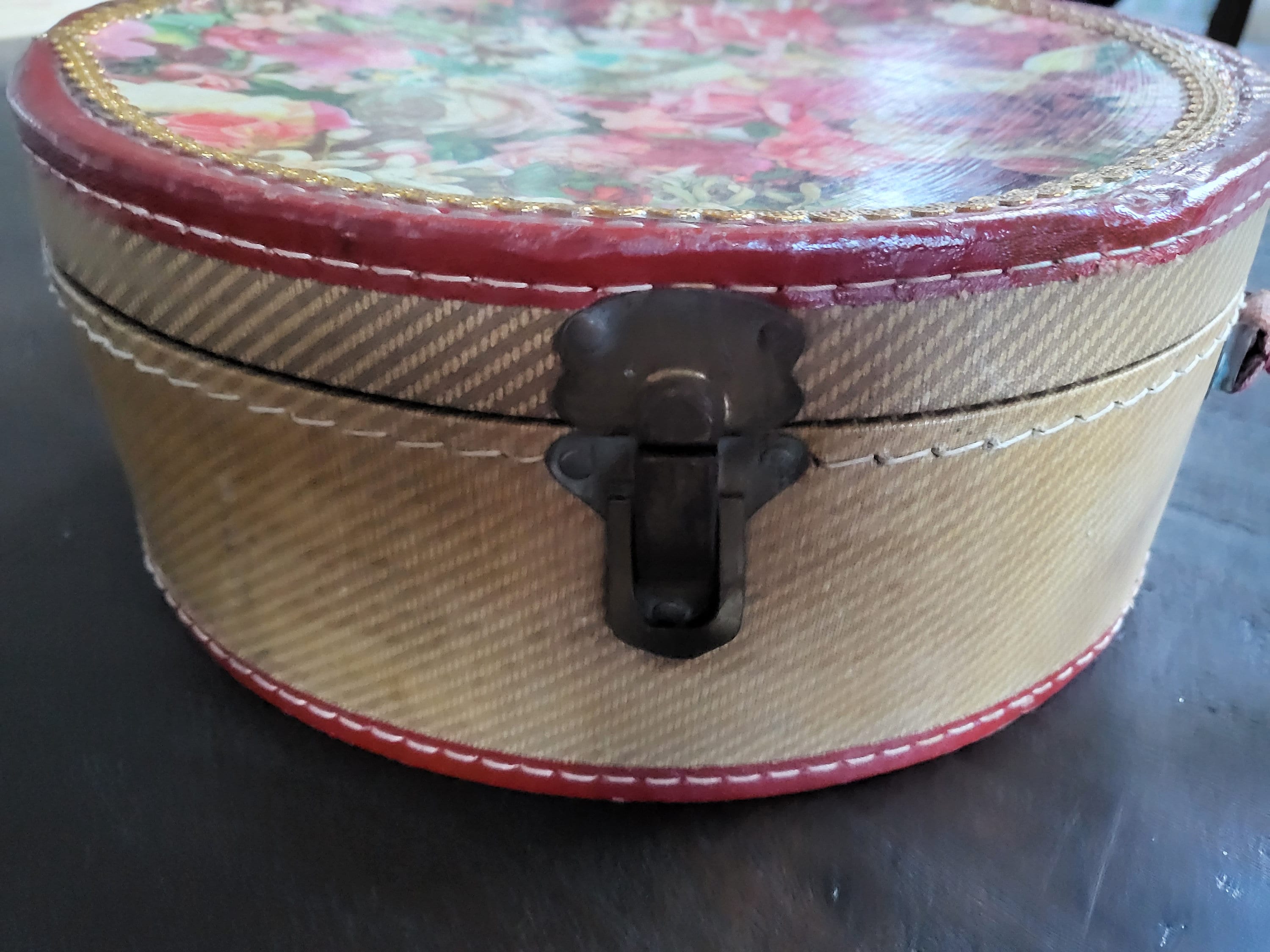 Vintage Hat Box, Round Suitcase, Tweed Case, Love Theme Round Hat Box ...