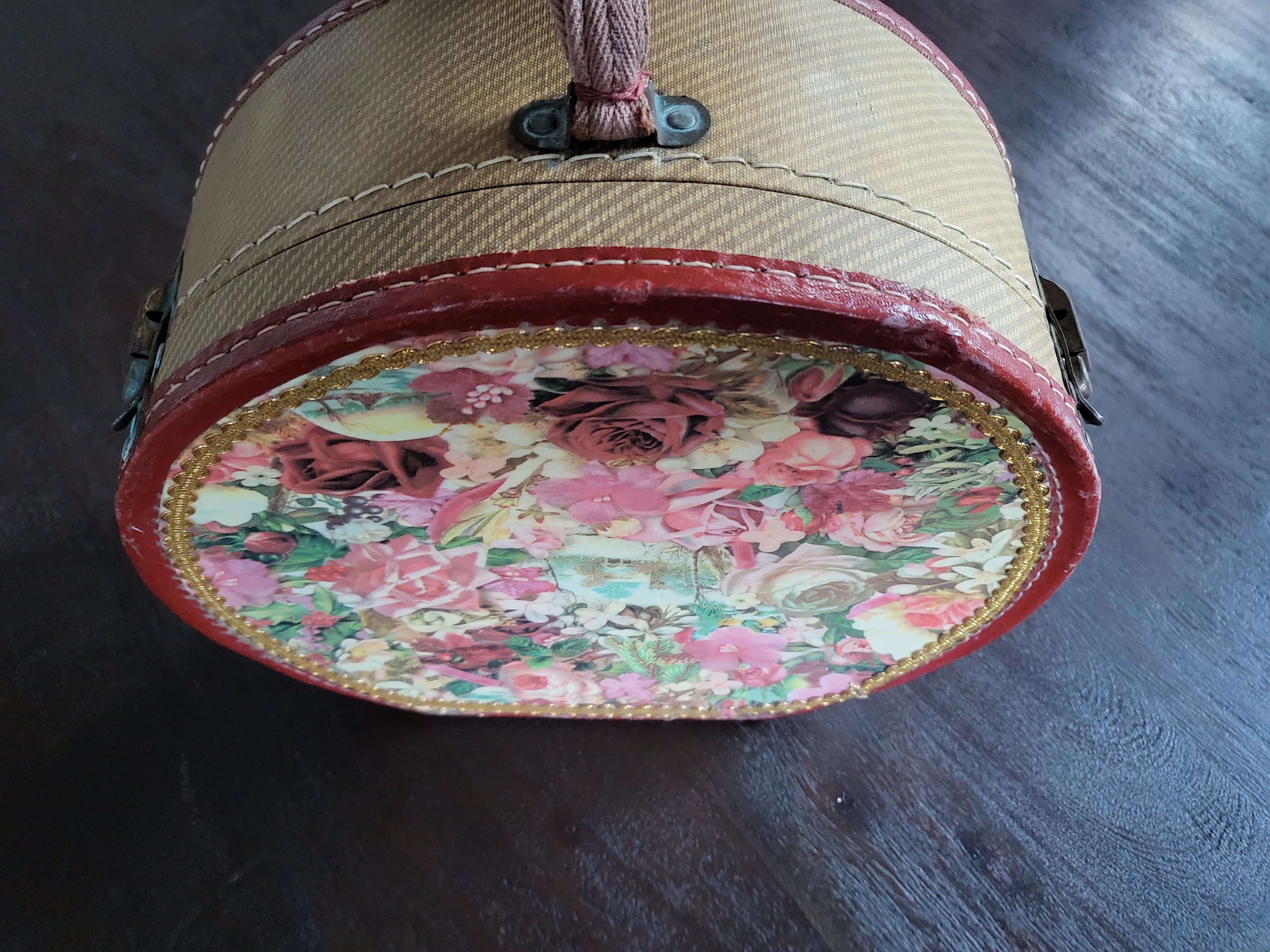Vintage Hat Box, Round Suitcase, Tweed Case, Love Theme Round Hat Box ...