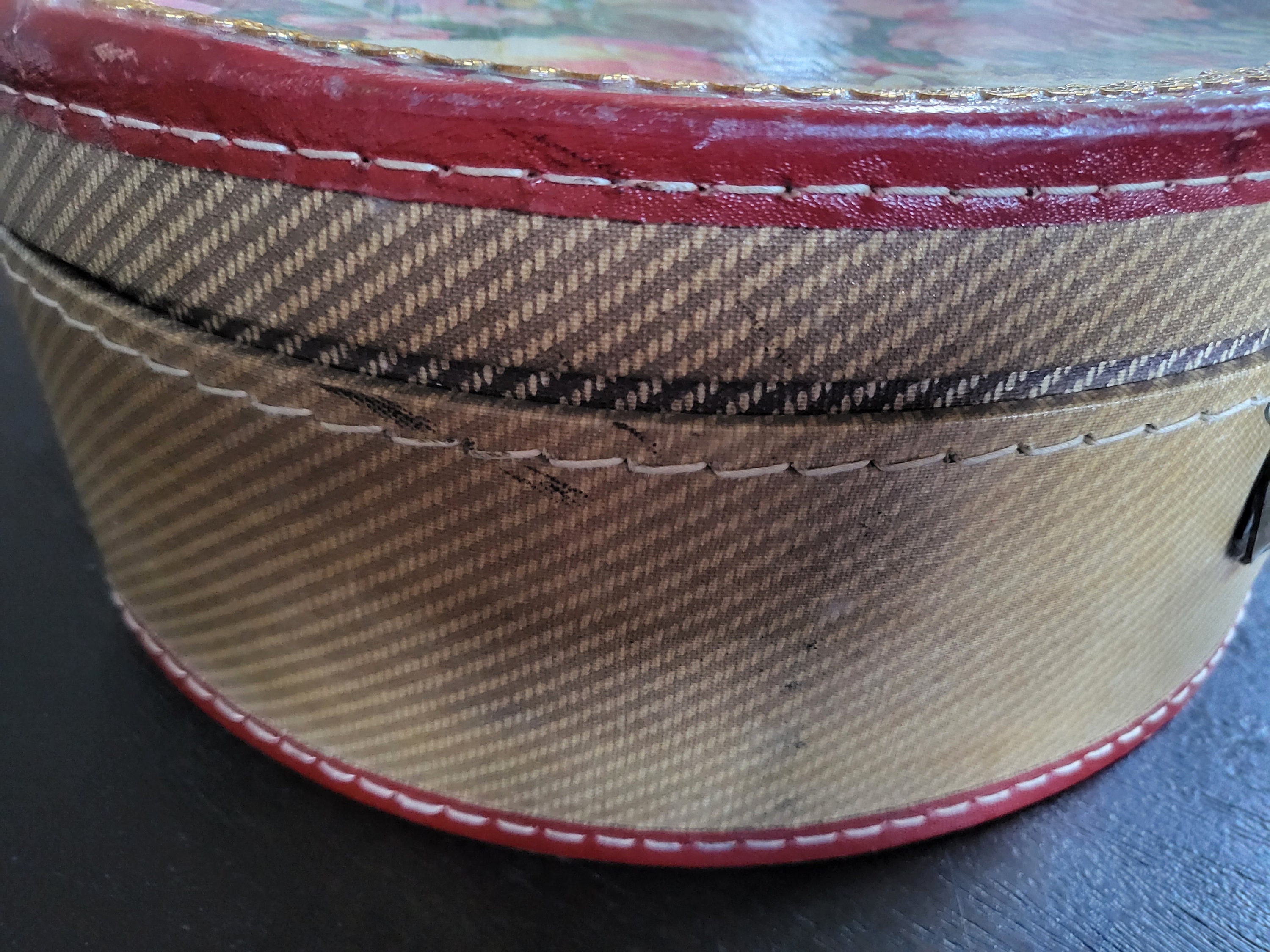 Vintage Hat Box, Round Suitcase, Tweed Case, Love Theme Round Hat Box ...
