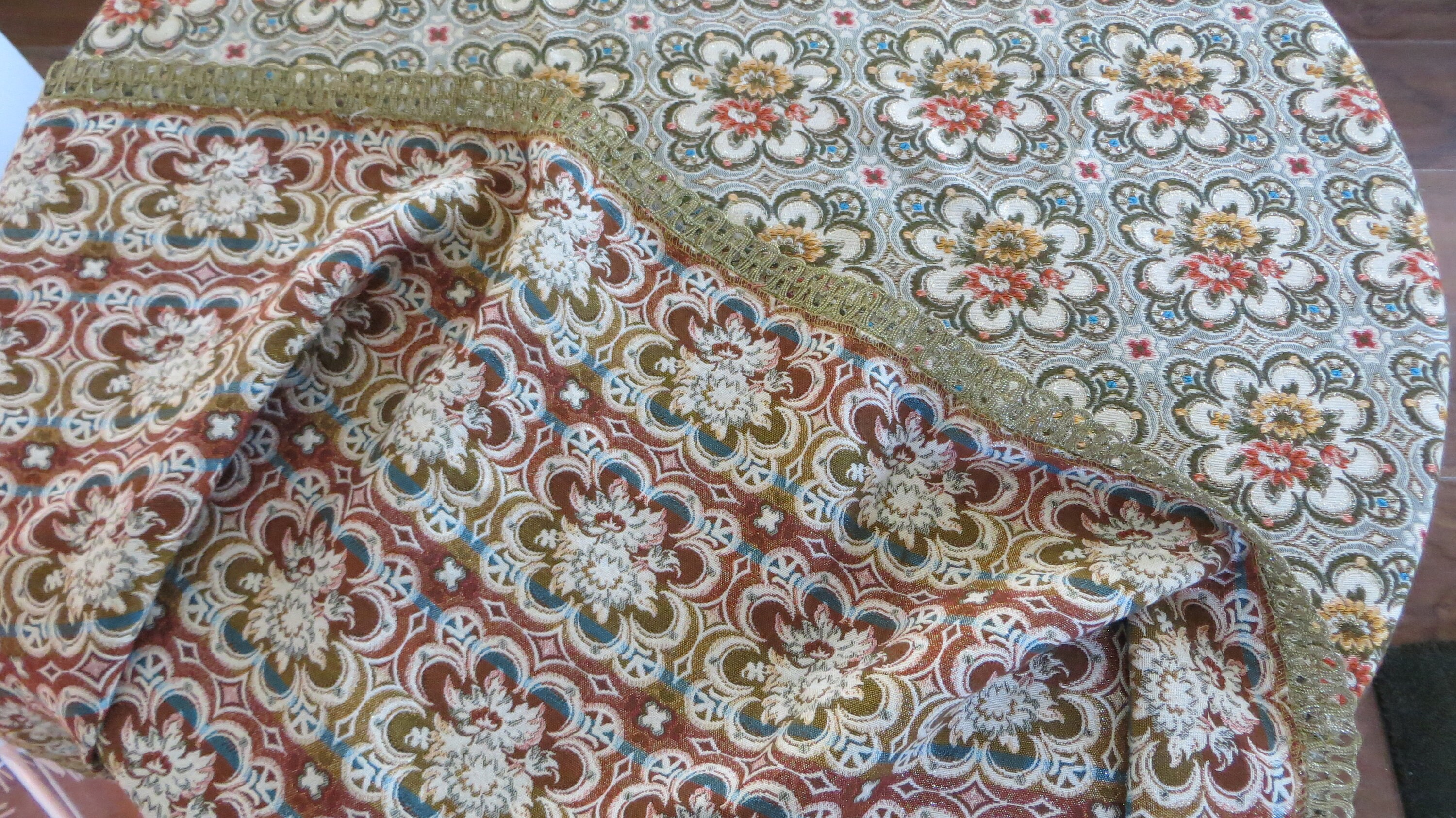 Rare 4'x5' Beautiful Brocade Gobelin Tablecloth With Gold Edge. Vintage ...