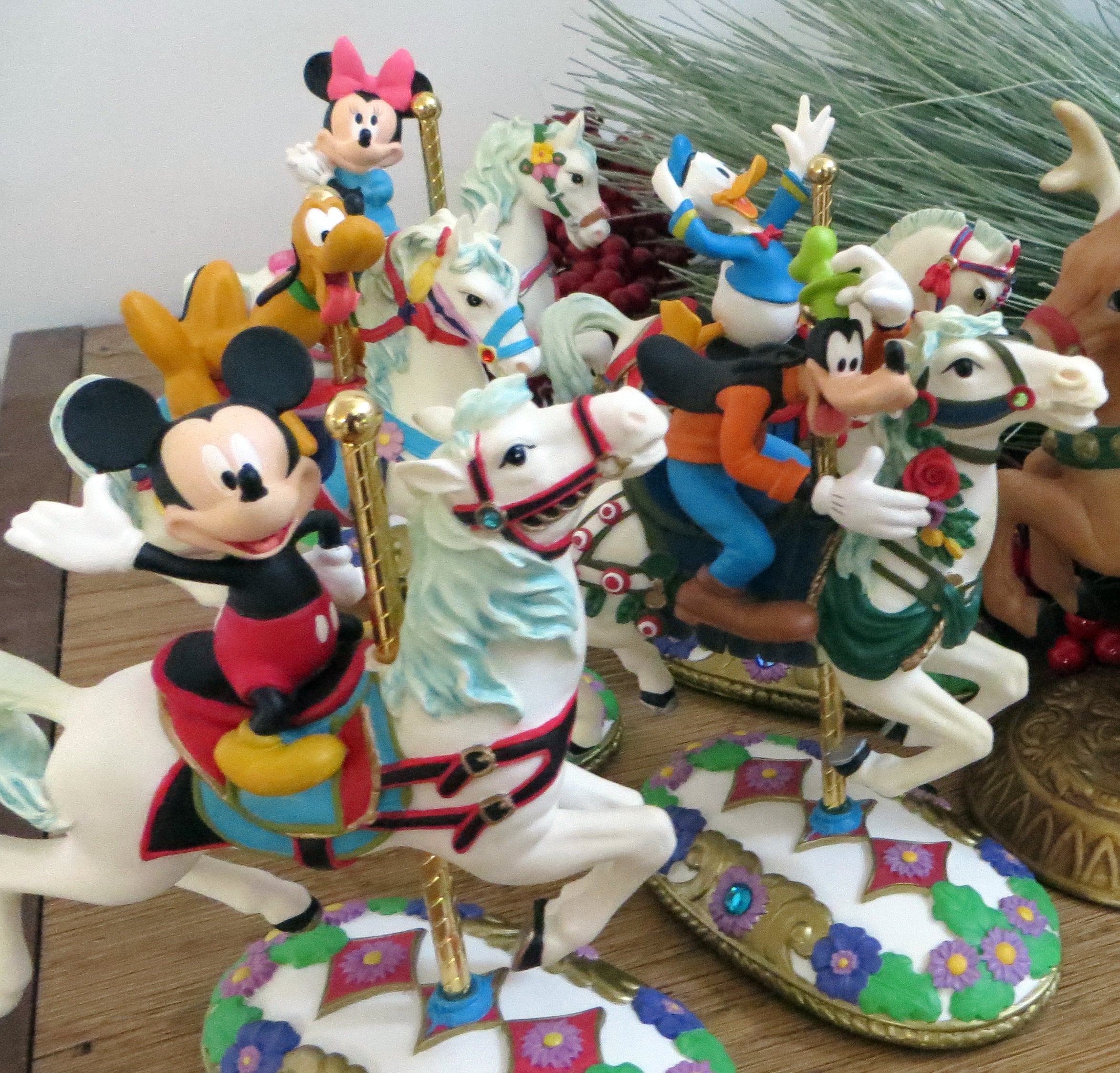 Vintage Goofy, Mickey, Minnie, Pluto, Donald Duck Disney Carousel ...