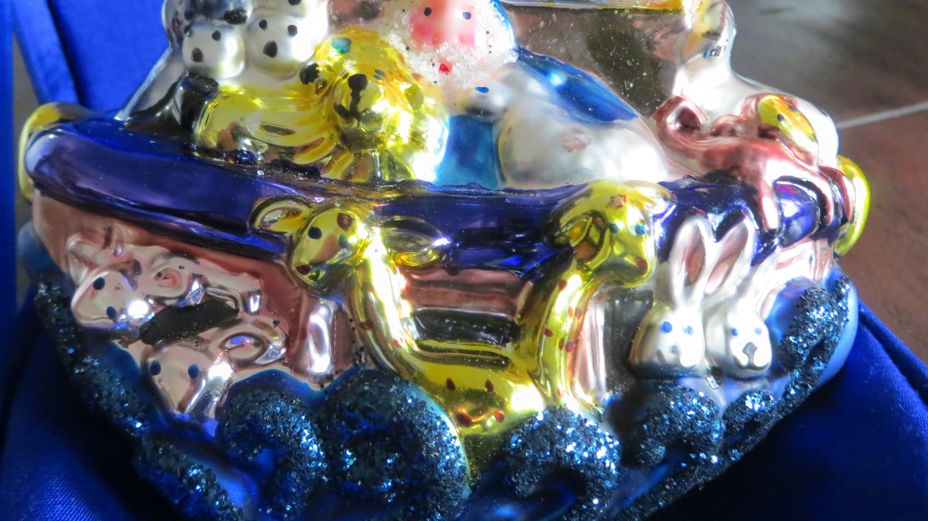 Global Village Blown Glass Noah's Ark and Dazzling Dear Ornament Susan ...