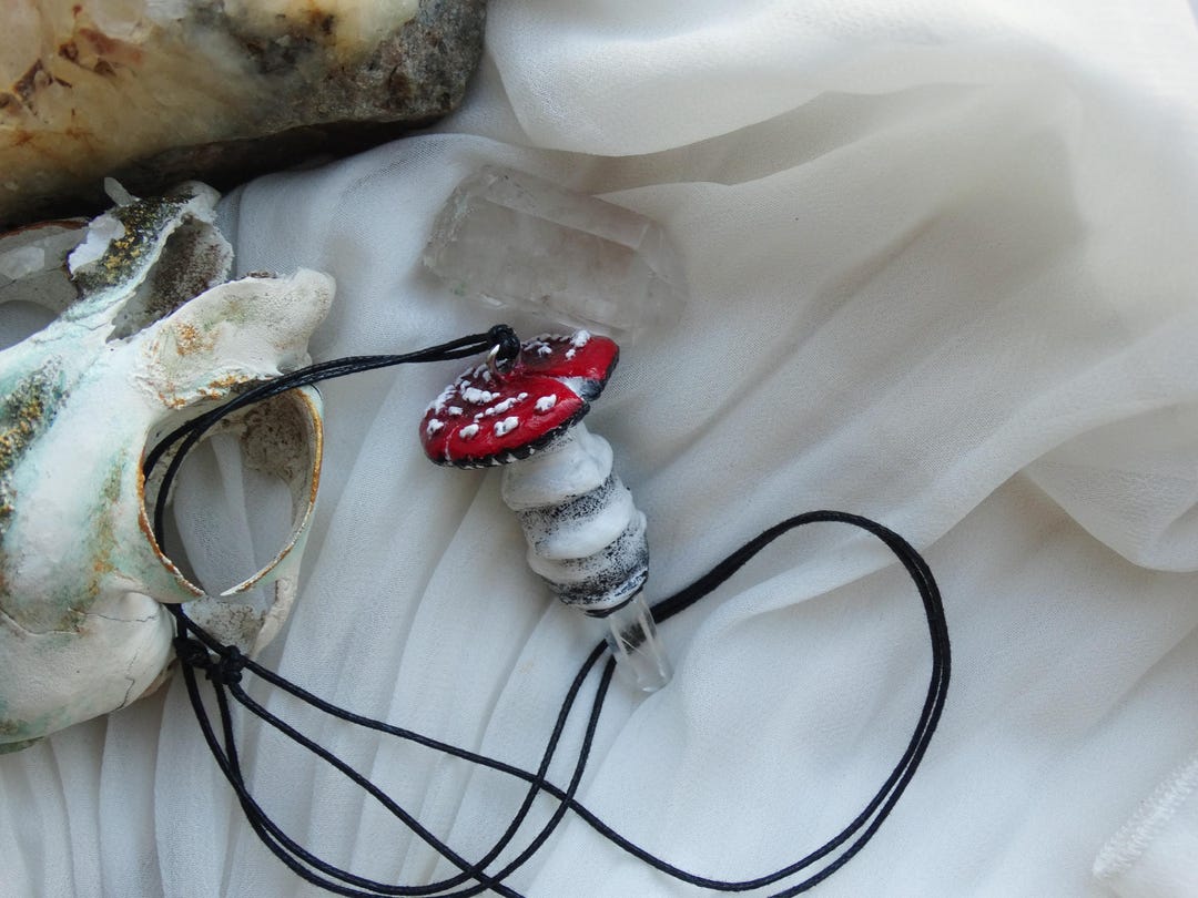 Amanita Mushroom Necklace,crystal Mushroom Necklace,quartz Mushroom ...