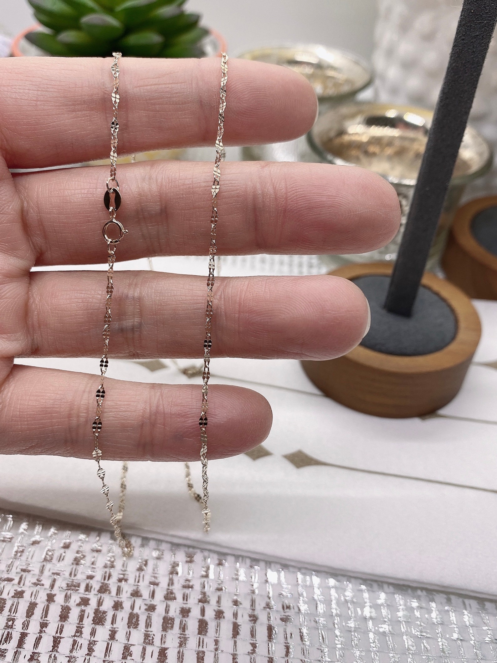 1.5mm 14K Yellow Gold Stamped Curved Mirror Link Chain | Etsy