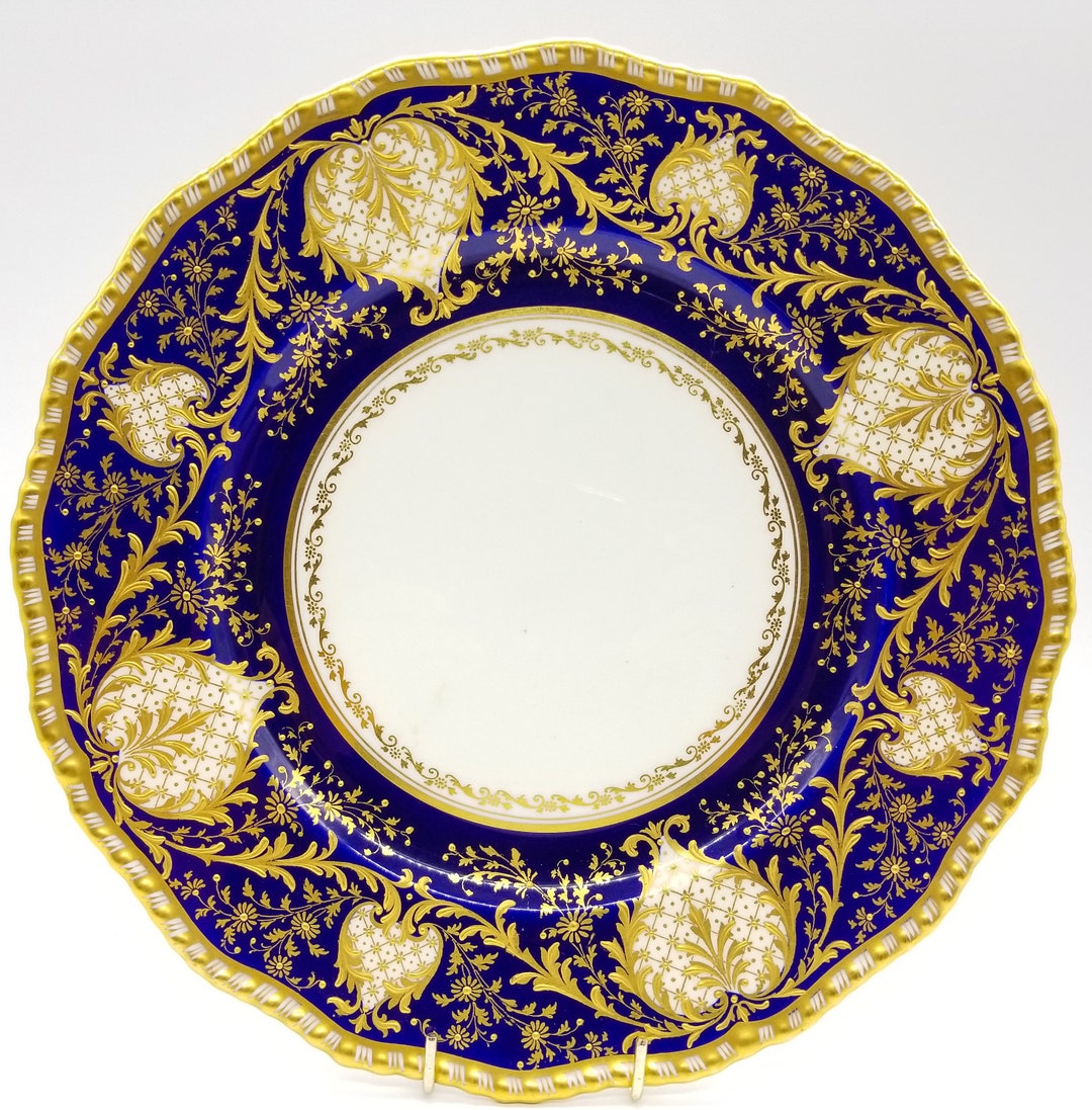 Stunning Royal Doulton England Porcelain Dinner/cabinet Gold Encrusted ...