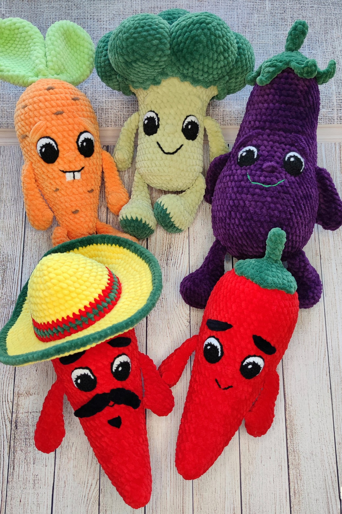 CROCHET PATTERN Hot Chili Pepper in Sombrero Hat Amigurumi - Etsy