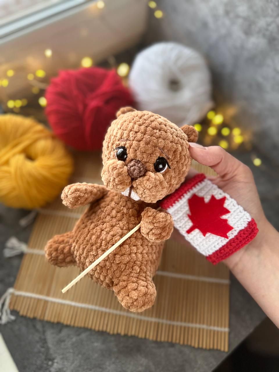 Canadian BEAVER Crochet Pattern, Beaver Amigurumi. Canadian Flag ...