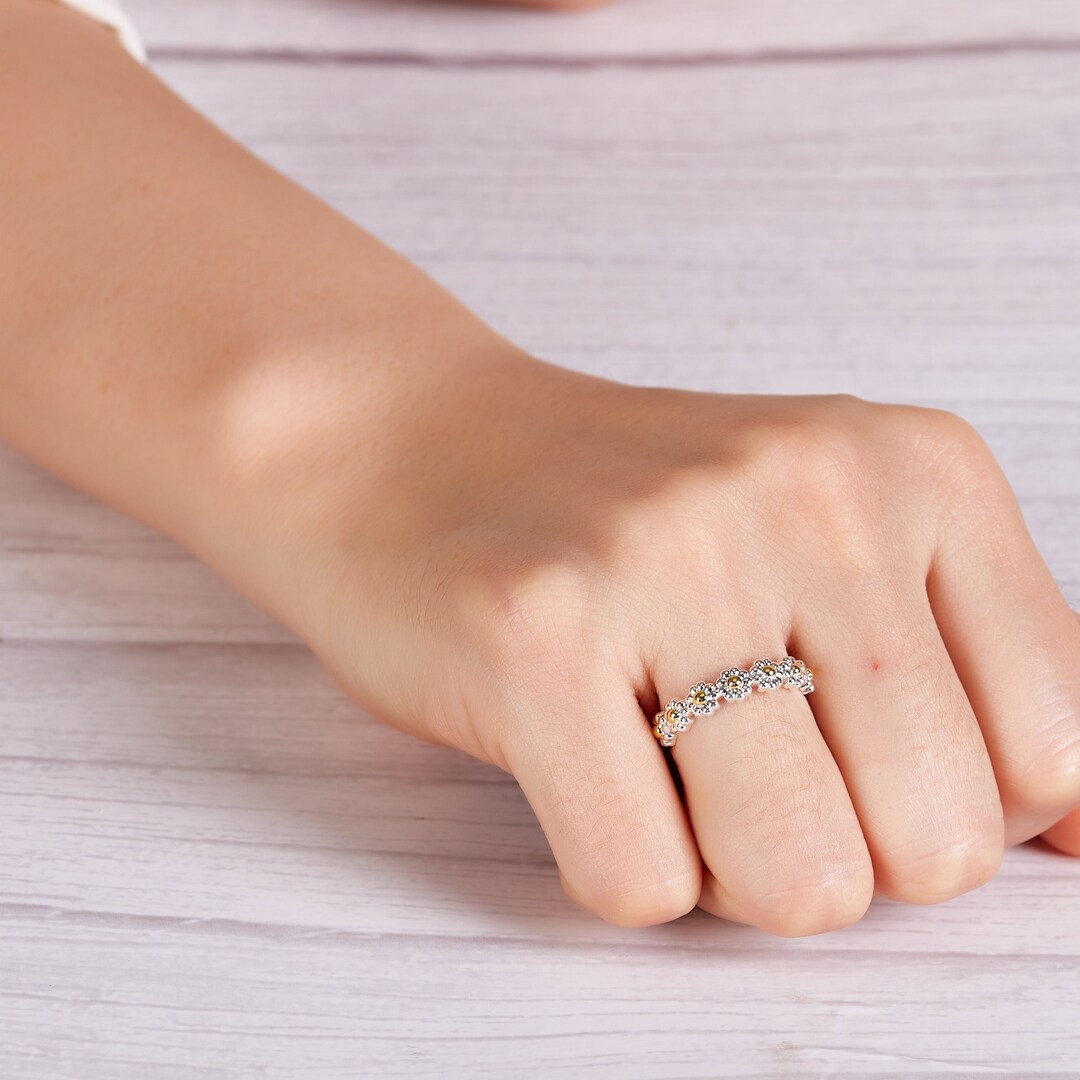 Adjustable Daisy Chain Ring by Philip Jones - Etsy UK