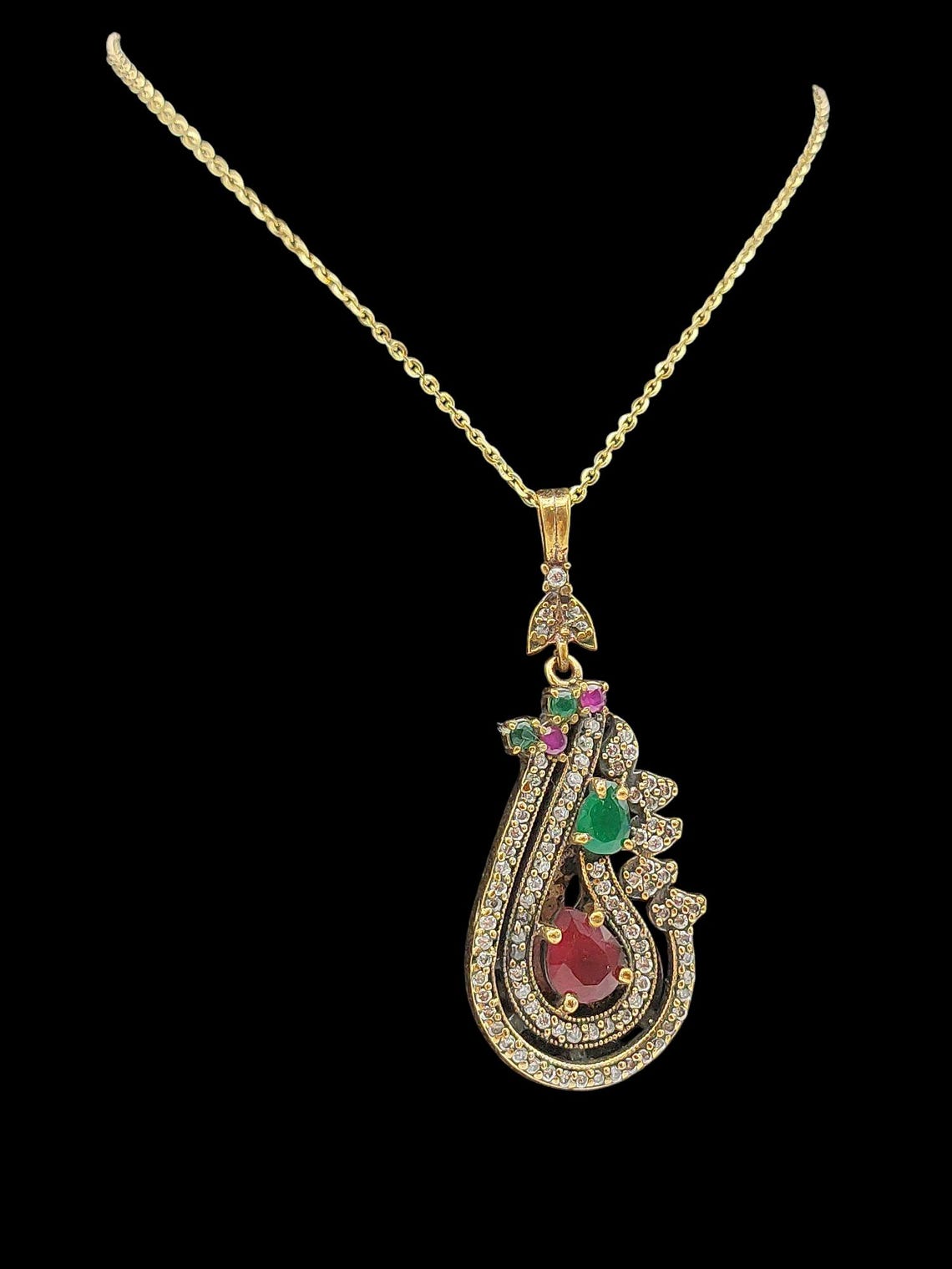 Beautiful Vintage Skillfully Crafted Statement Design Decorative ...