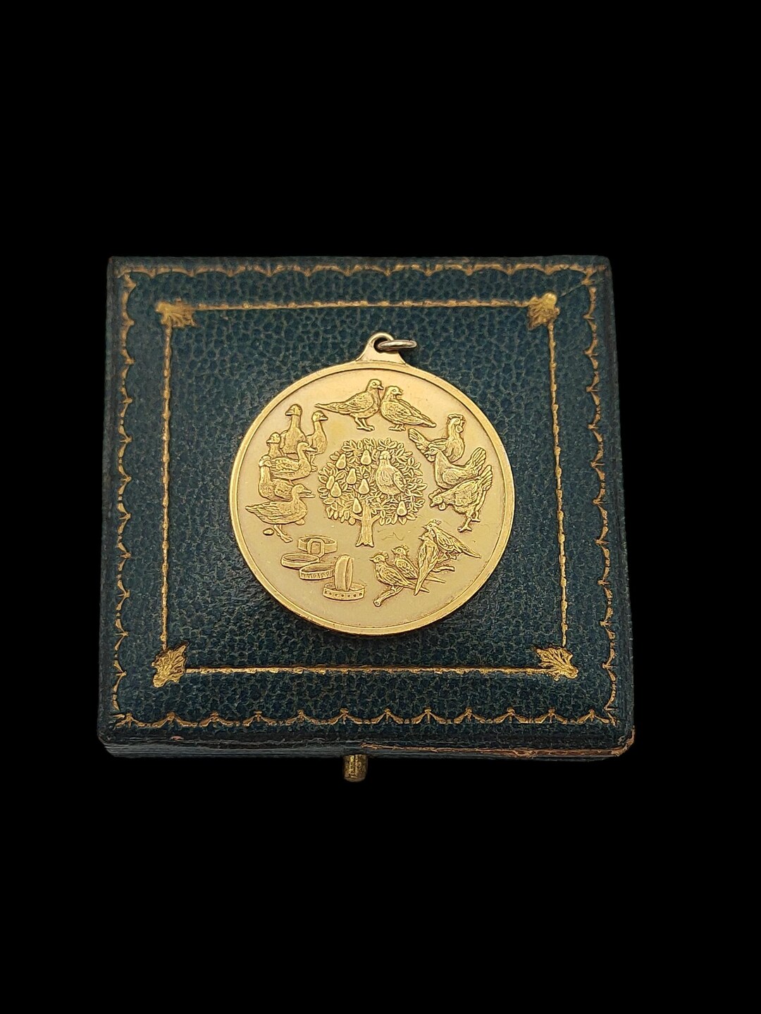 Beautiful Vintage Birmingham Hallmarked Skillfully Crafted Statement ...