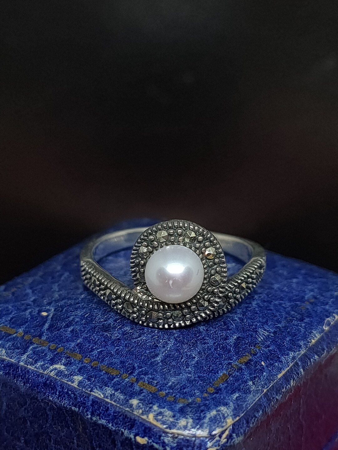 Beautiful Vintage Antique Art Deco Inspired Floral Naturalistic Design ...