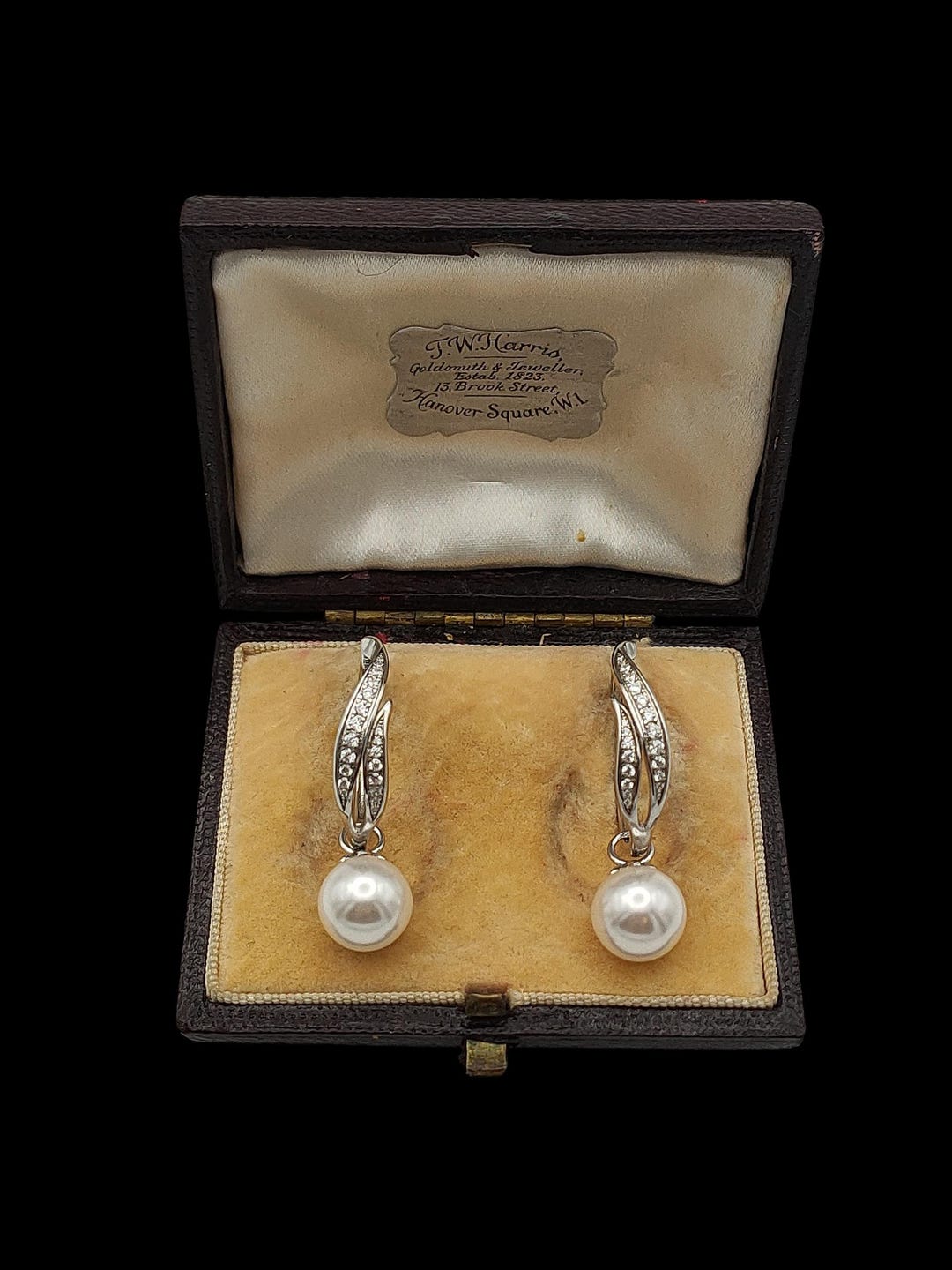 Beautiful Modern Circa 2005 Skillfully Crafted Decorative Statement ...