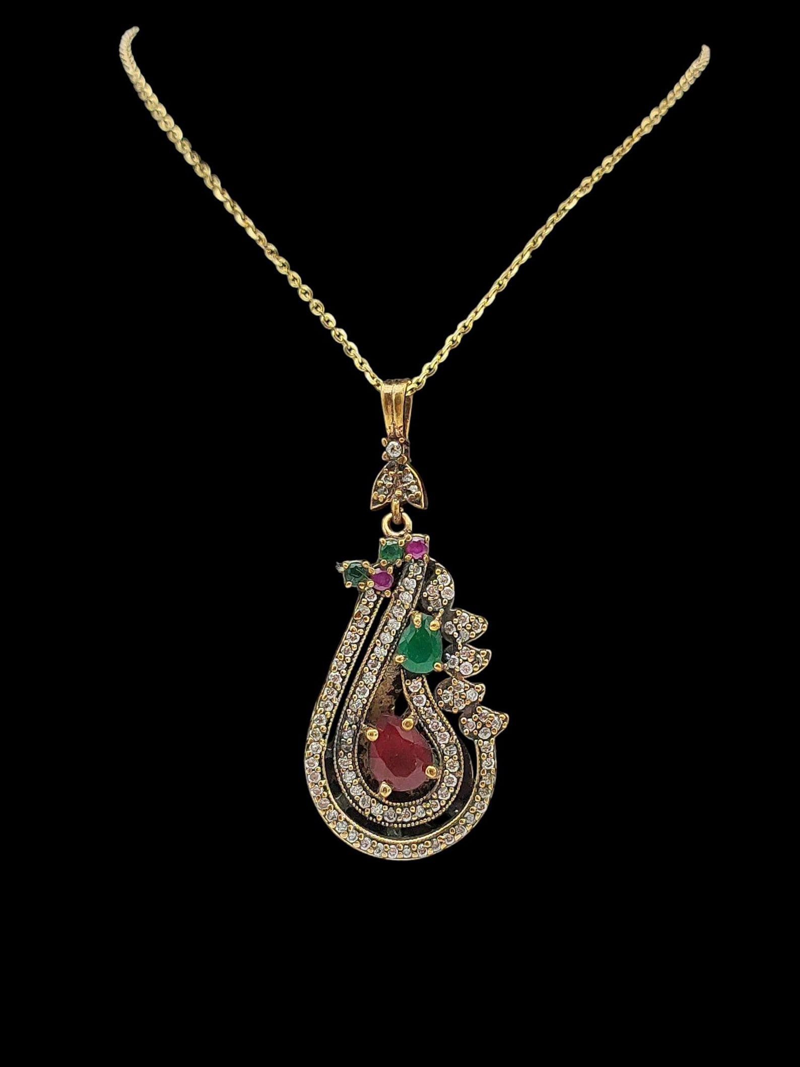 Beautiful Vintage Skillfully Crafted Statement Design Decorative ...