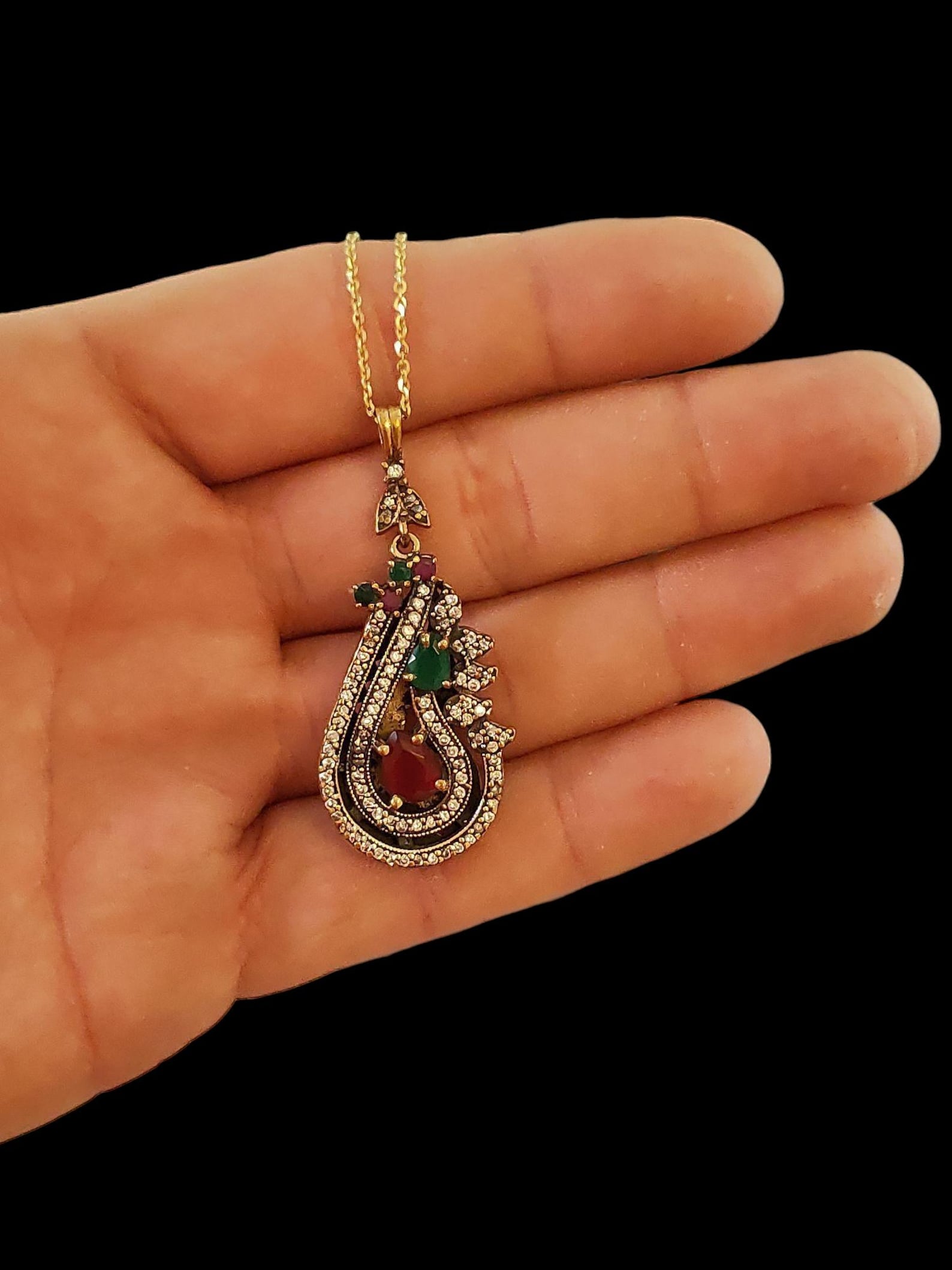 Beautiful Vintage Skillfully Crafted Statement Design Decorative ...