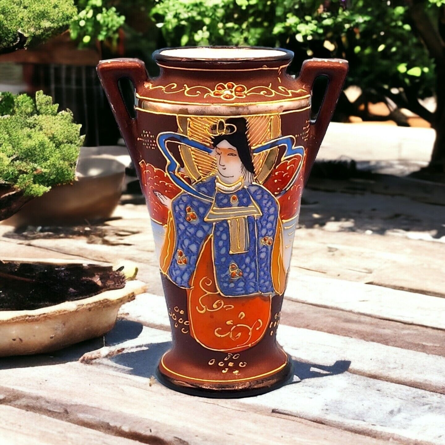 Vintage Satsuma Moriage Geisha Vase Urn Raised Texture Made in Japan ...