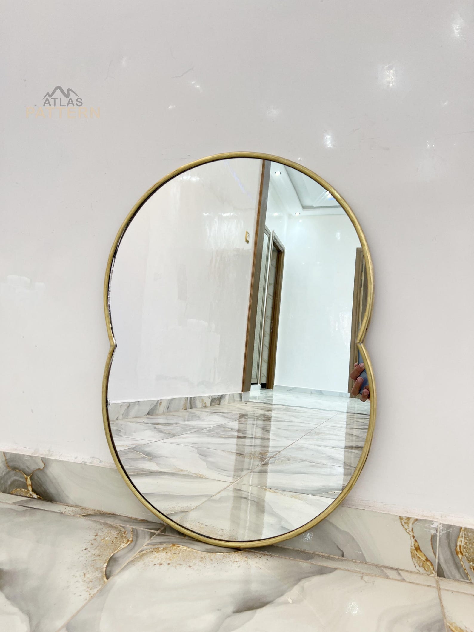 Large Round Mirror, Stylish Circle Mirror for Bathrooms, Elegant Black ...