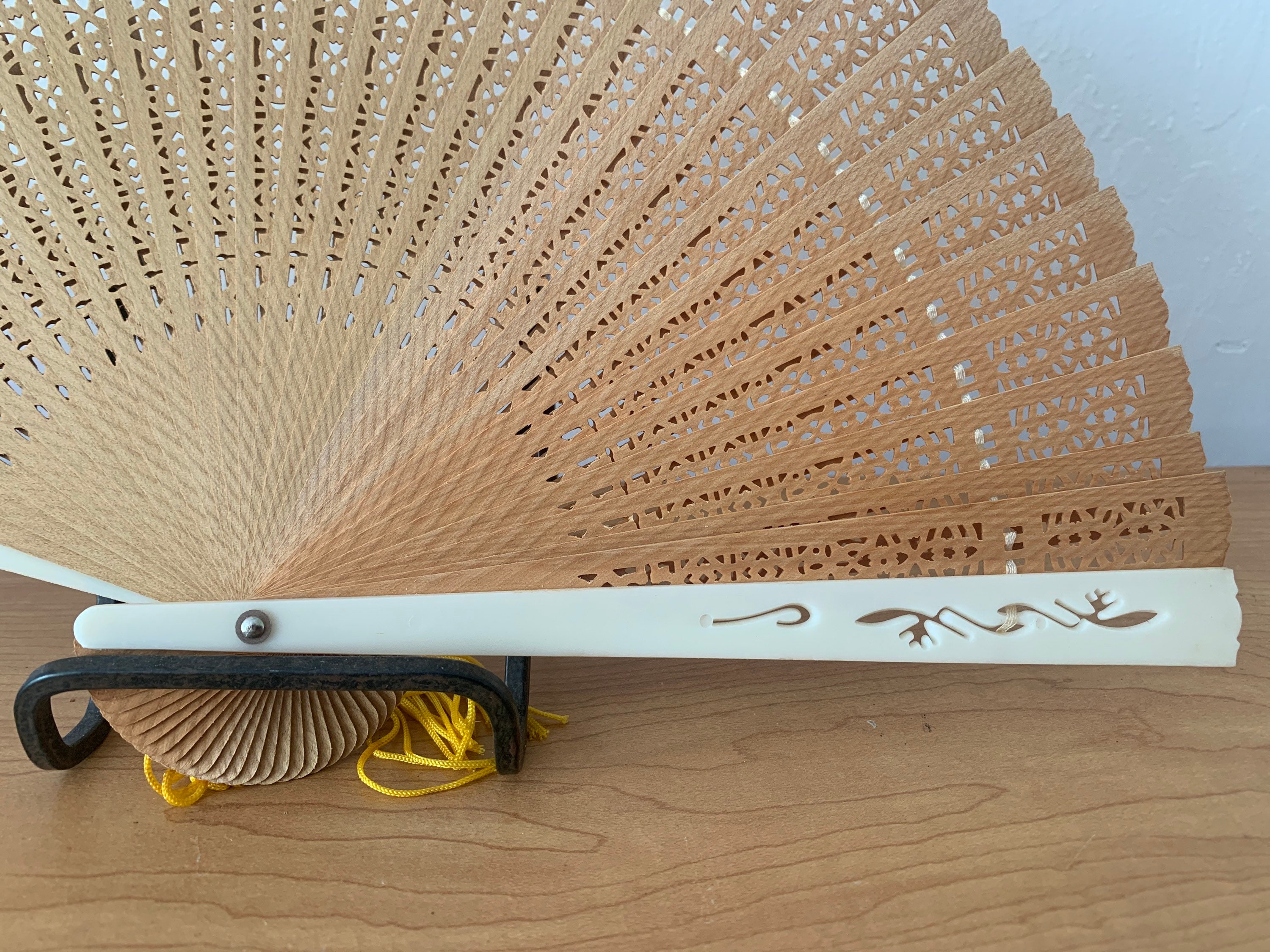 Authentic Hartwood Sandalwood Hand Fan - Etsy