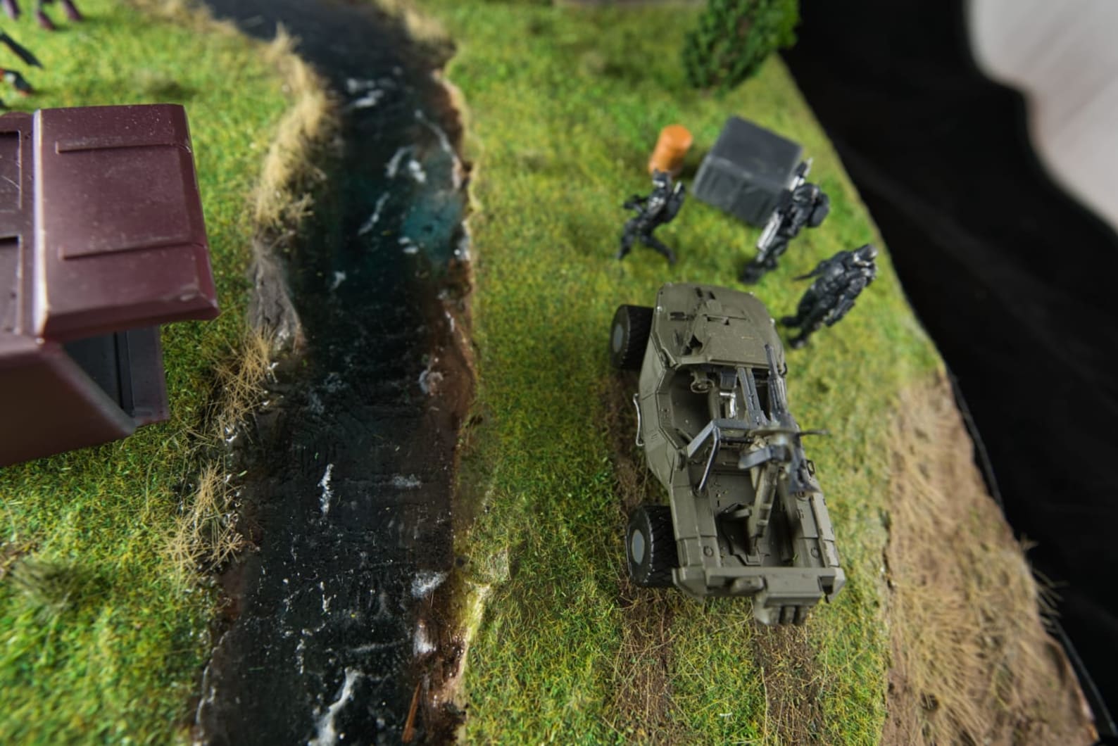Fan Made Halo Diorama "battle for Reach" 43 X 30 Cm - Etsy