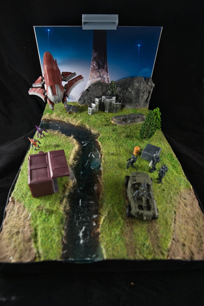 Fan Made Halo Diorama "battle for Reach" 43 X 30 Cm - Etsy