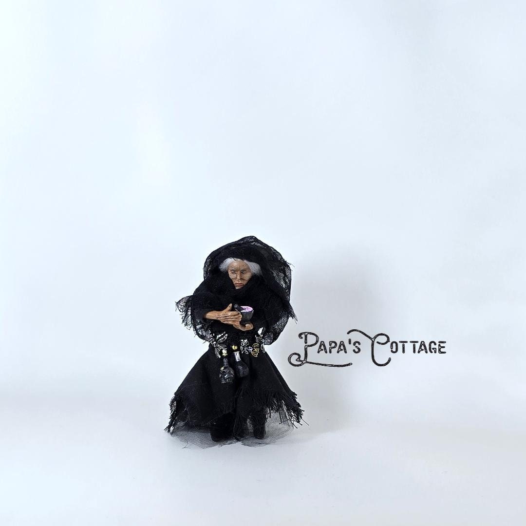 Old Crone With Potion, Sorceress, Witch, Wiccan, Hag, Enchantress for 1 ...