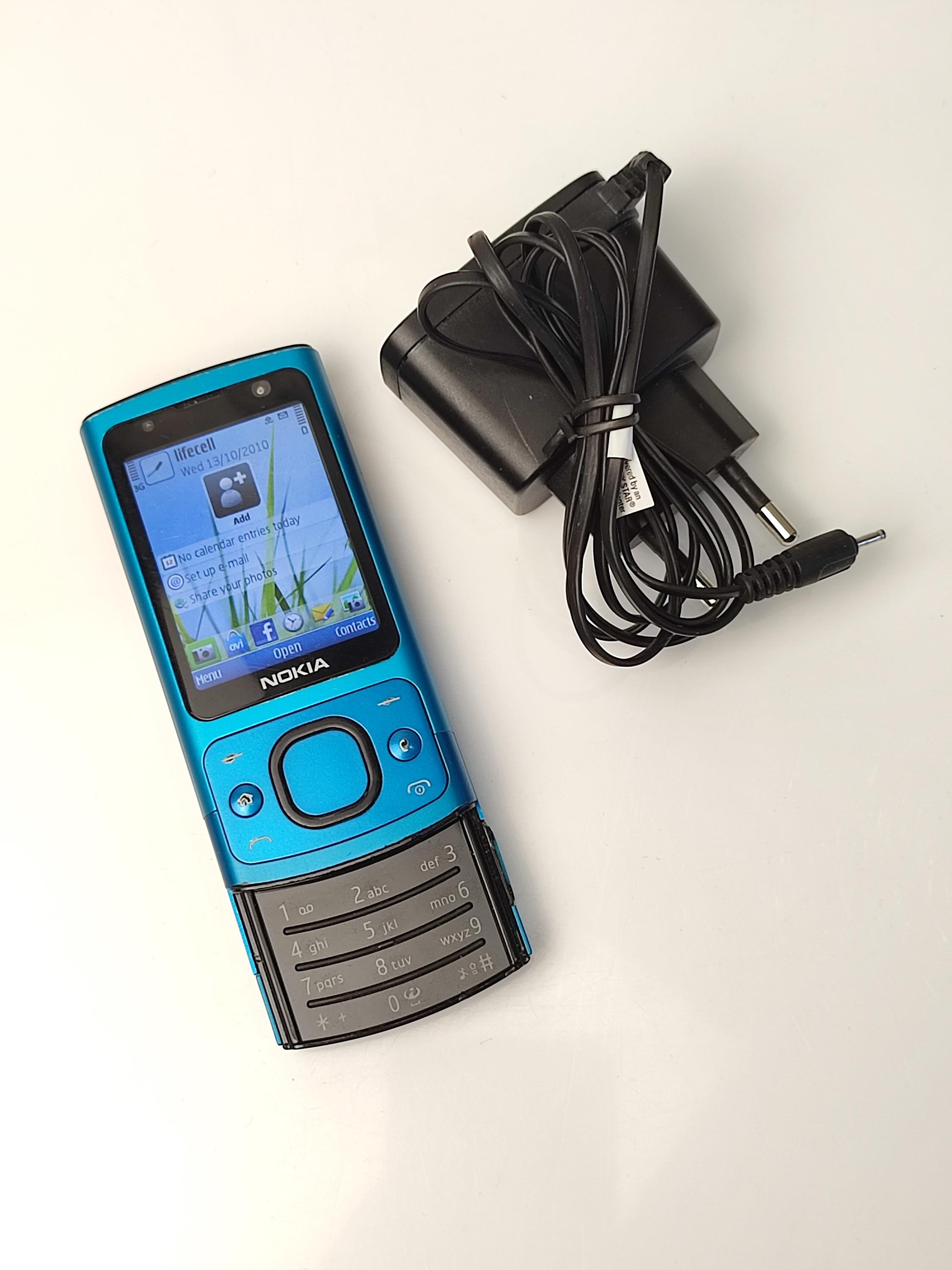 Nokia 6700 Slide Red