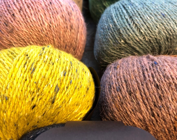Rowan Felted Tweed, aus 50% leicht gefilzter Wolle sowie je 25 Alpaka ...