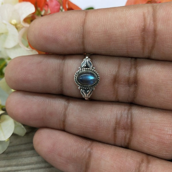 Labradorite Ring Minimalist - Etsy