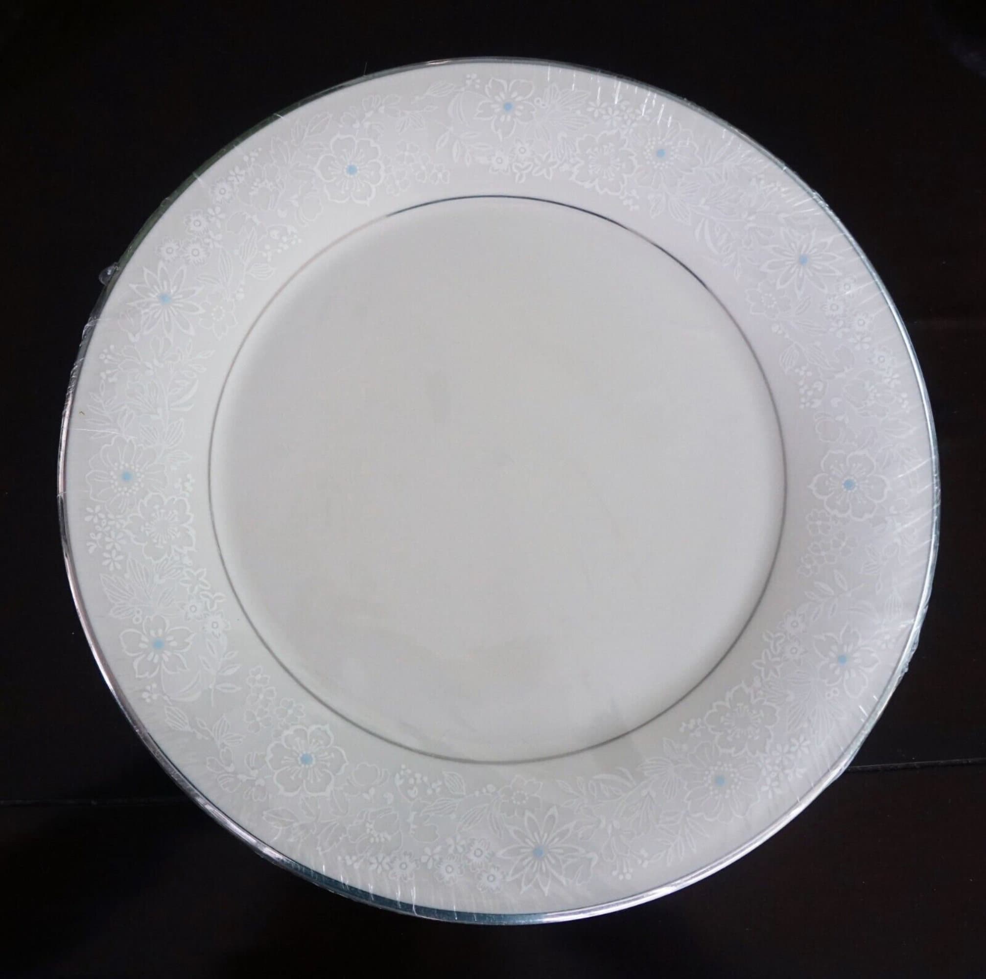 Vintage 24-piece Fine China Dishware Set, Service for 4, CHANTILLY LACE ...