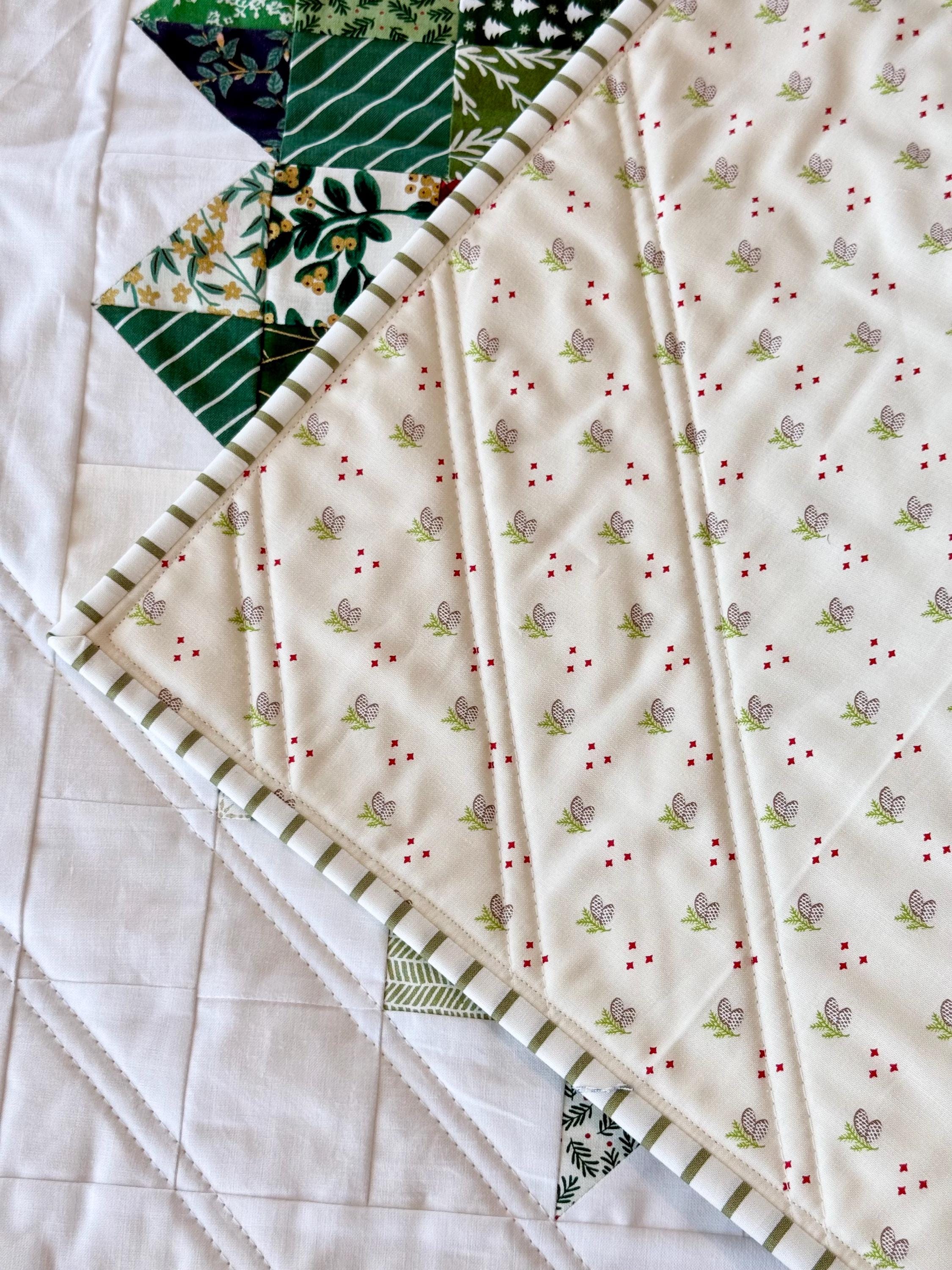 Christmas Table Topper/ Holiday Table Topper/ Quilted Table Topper - Etsy