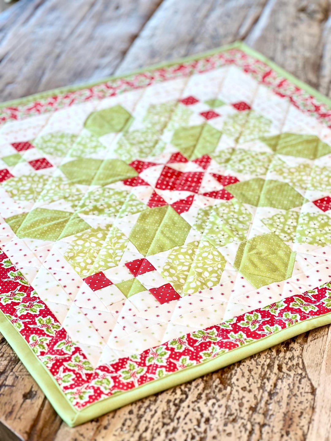 Christmas Table Topper / Holiday Table Topper/ Quilted Table Runner - Etsy