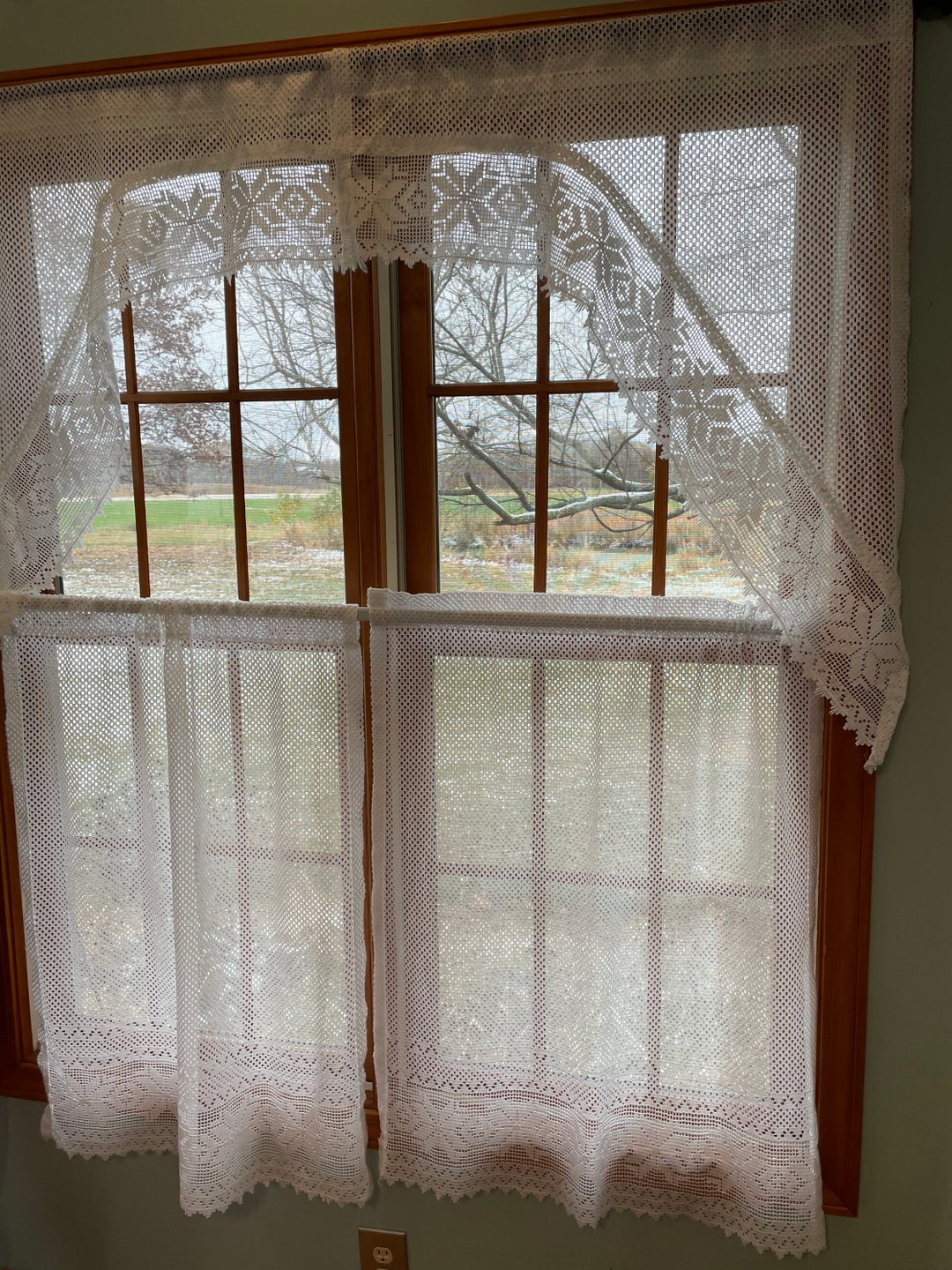 Vintage 1980s Heavy Thick White or Cream Lace Netted Lace Tiers & Swags ...