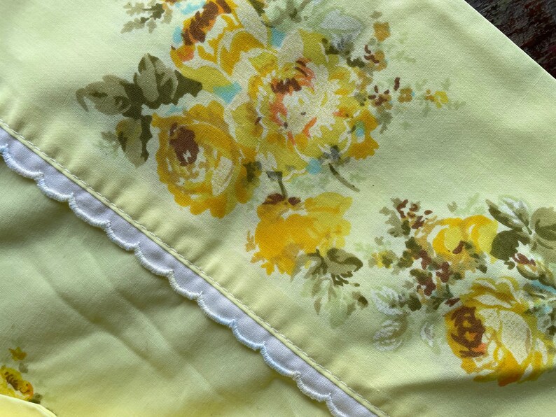Vintage Pair of 1970’s Banana Taffy Yellow Colored Floral Pillowcases ...