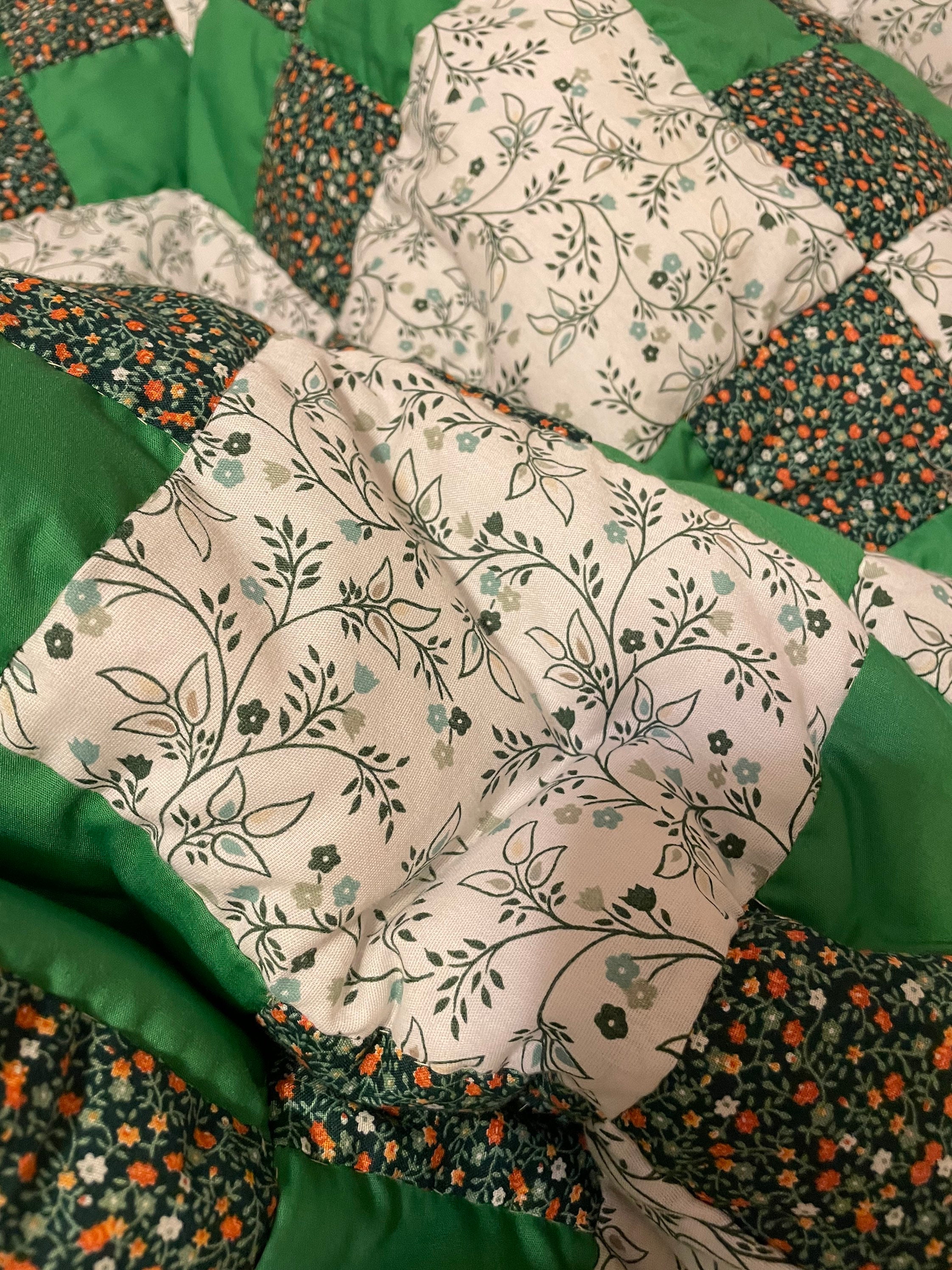 Kelly Green and Calico 93x94 Queen Size Quilt Hand Quilted | Etsy