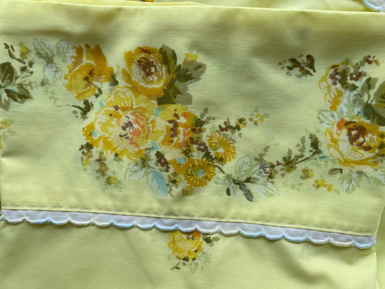 Vintage Pair of 1970’s Banana Taffy Yellow Colored Floral Pillowcases ...