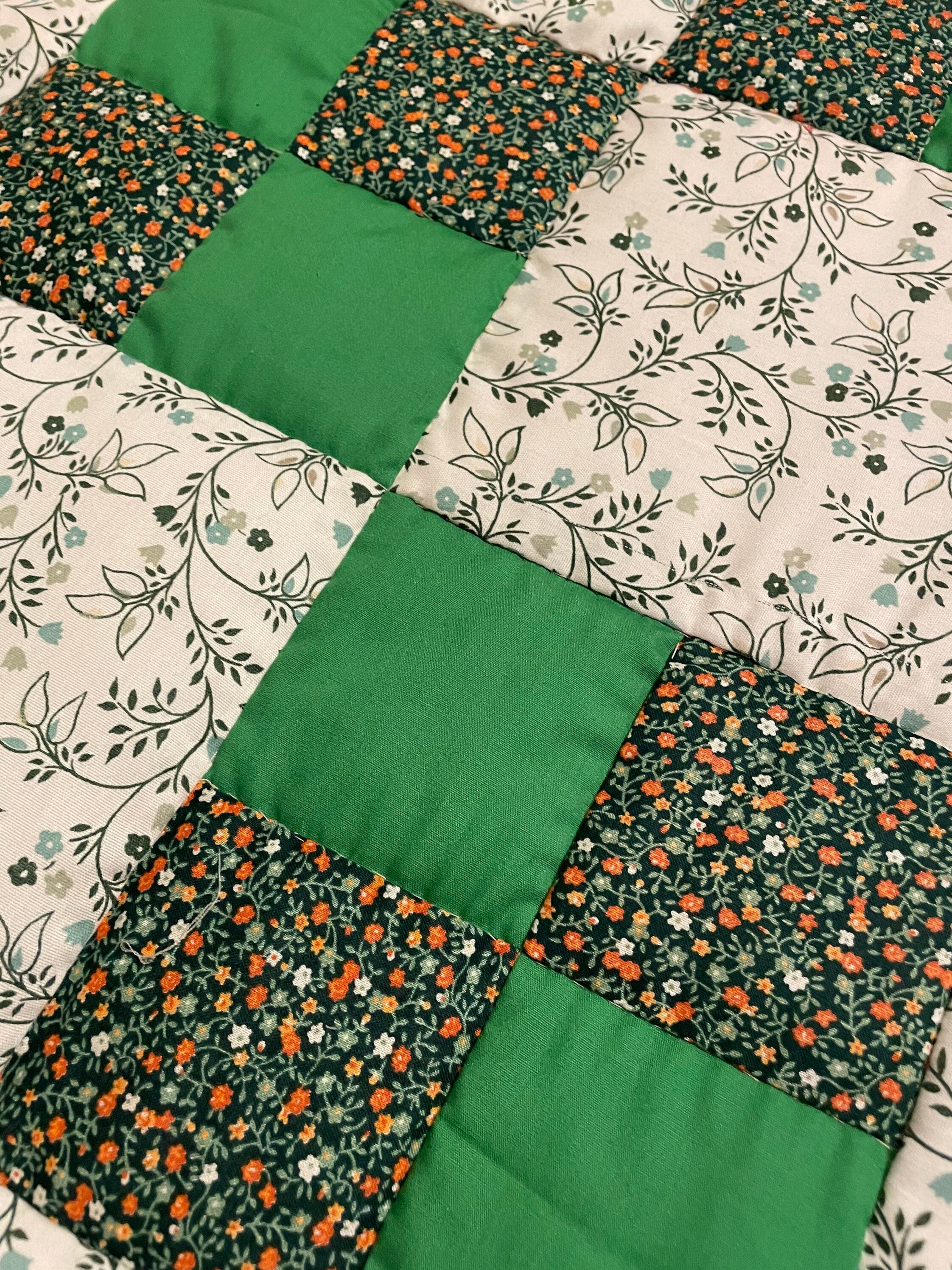 Kelly Green and Calico 93x94 Queen Size Quilt Hand Quilted | Etsy