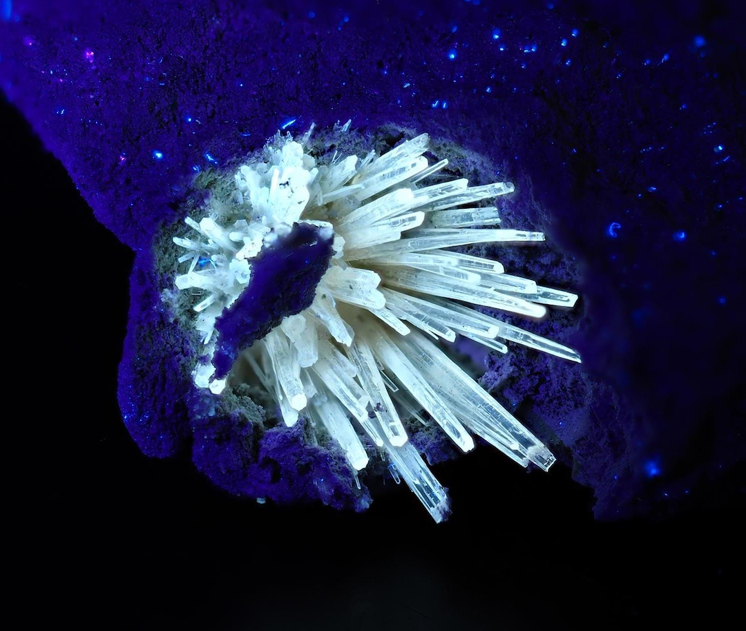 ARAGONITE Fluorescent Crystals 4,7 X 4,7 X 1,5 Cm SPAIN 12280 - Etsy