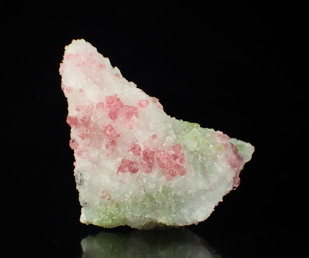 Fluorescent SPINEL With Rare Pargasite Crystals From VIETNAM 11004 - Etsy