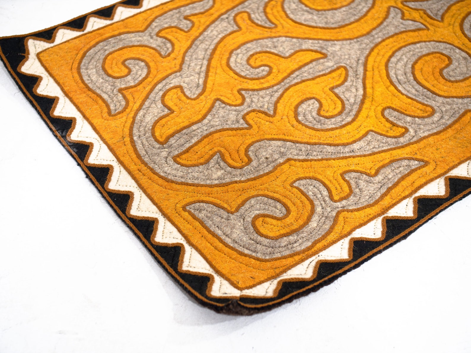 Yellow and Beige Shyrdak Rug Kyrgyz Wool Carpet Kazakh Felt | Etsy