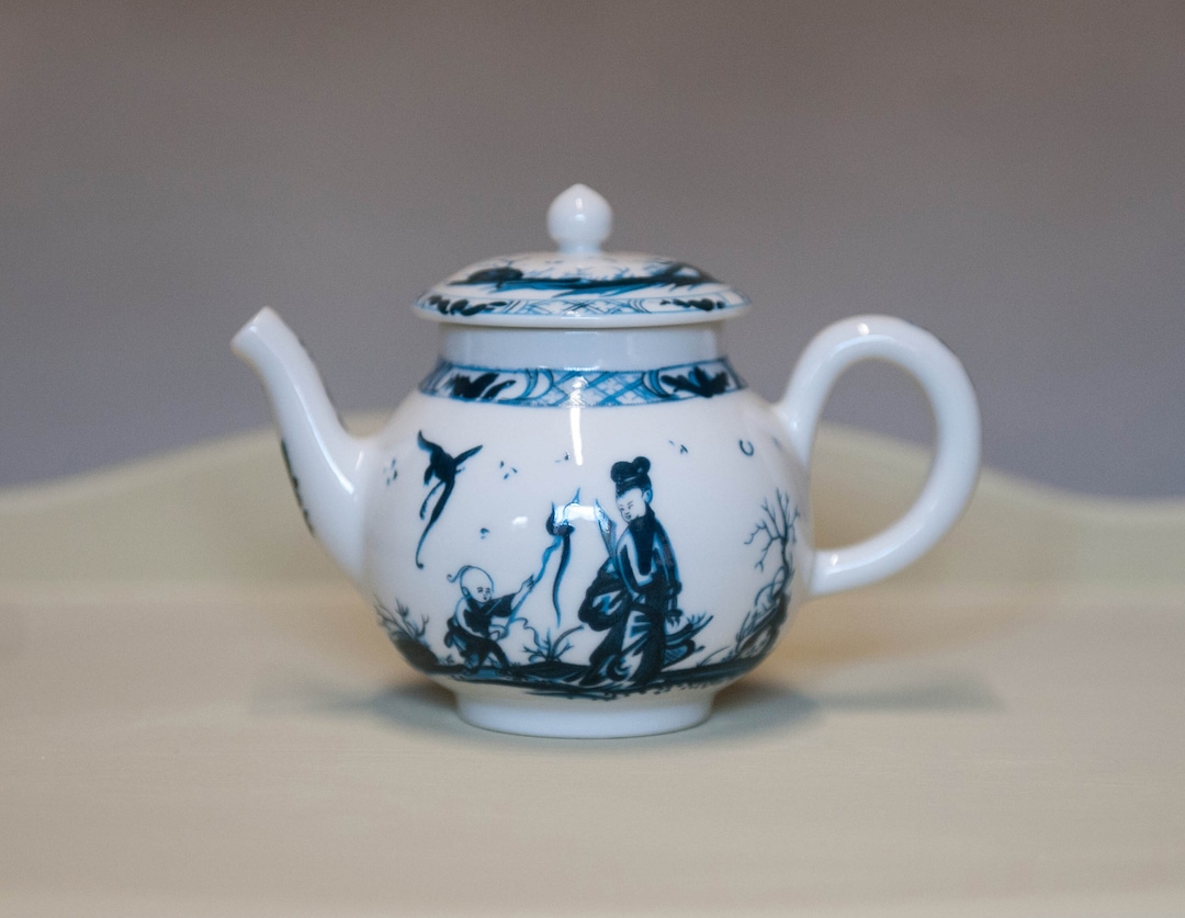 A Vintage Franklin Mint Victoria and Albert Museum Porcelain Worcester ...
