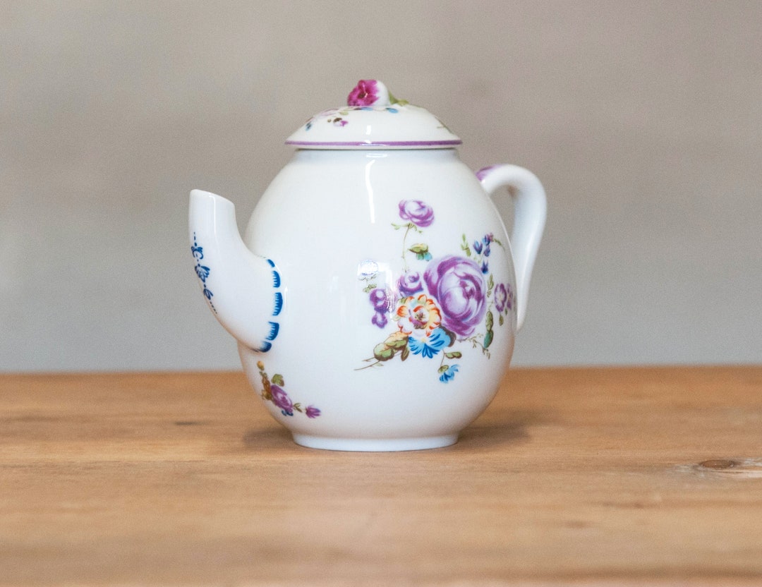 A Vintage Franklin and Mint Victoria and Albert Museum Minature Teapot ...