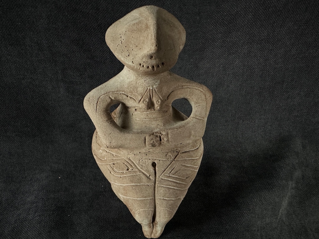 Seated Idol of Pazarzhik, Venus De Pazarzhik, Mother Goddess Sitting ...