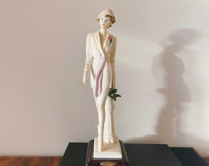 The Juliana Collection Lady Statue Elegant Lady Statue Vintage Decor ...