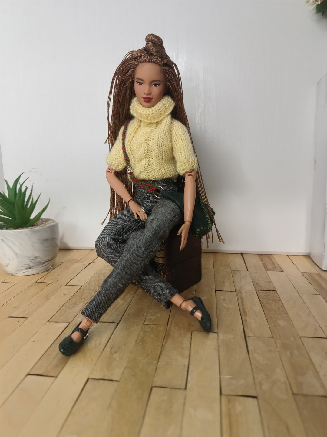 Doll's Flat Shoes With a Thin Strap in Dark Green Shimmering Leather ...