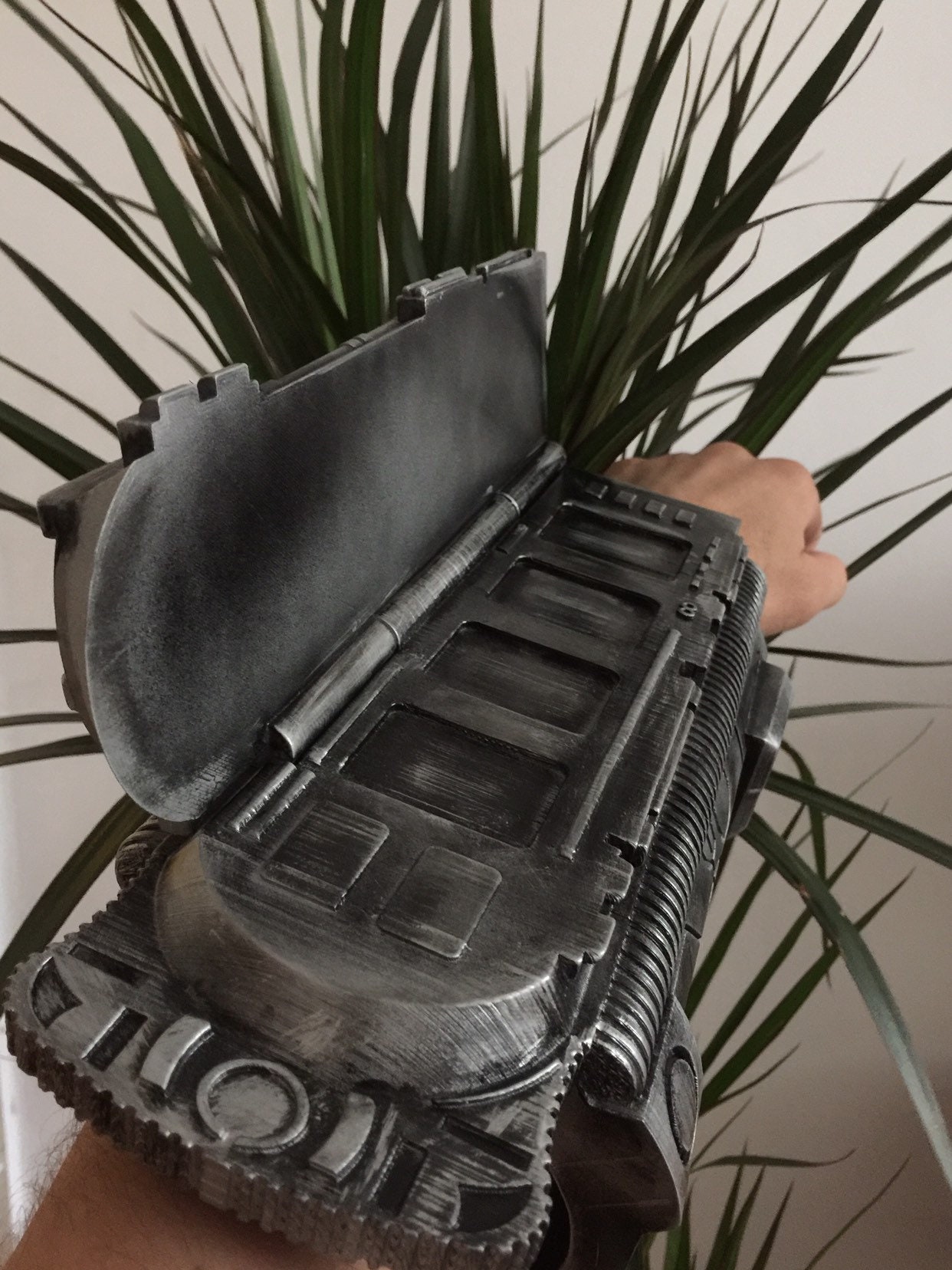 PREDATOR Gauntlet Left Hand Computer WEATHERED VERSION - Etsy Canada