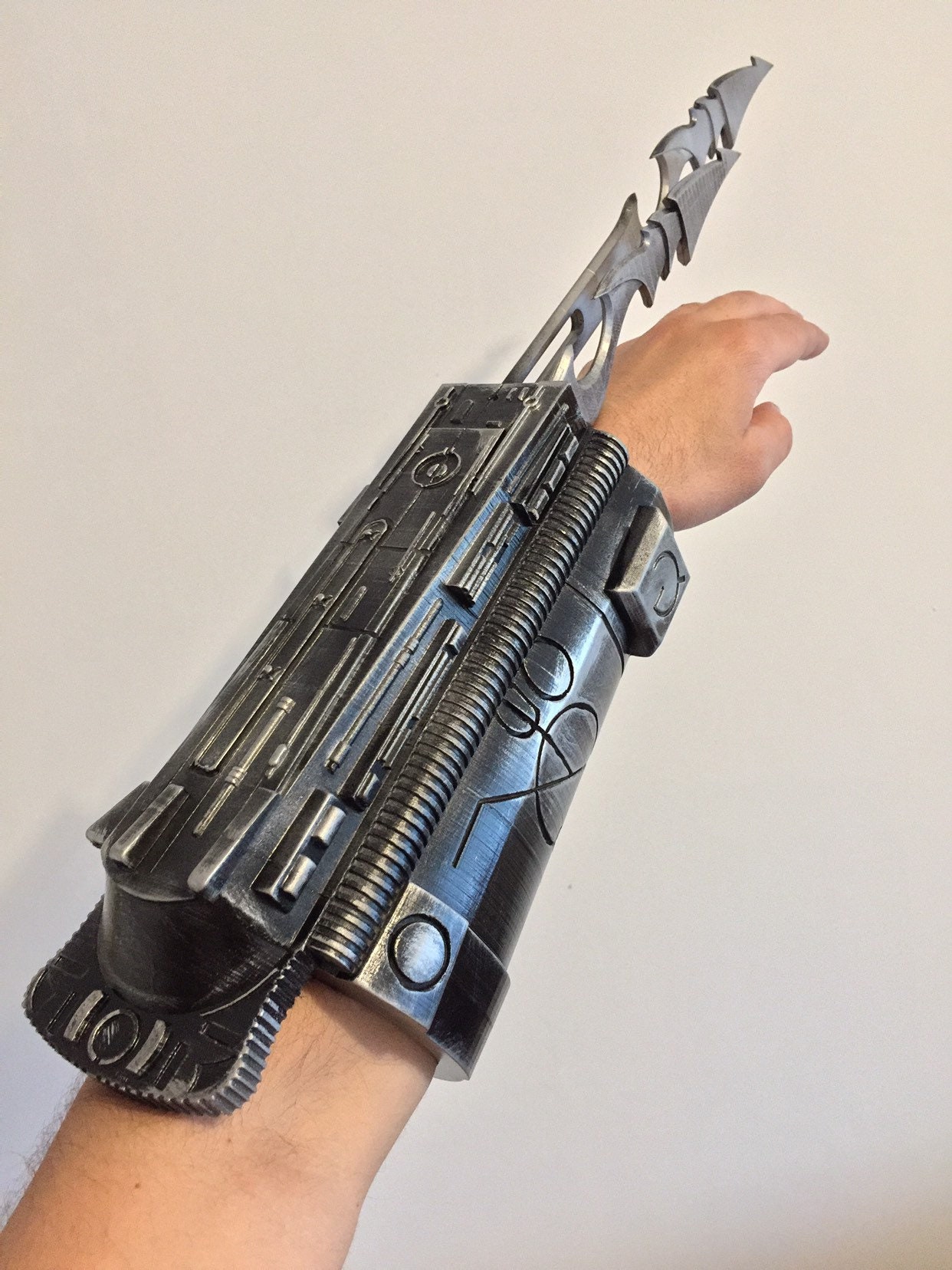 Predator Wrist Gauntlet