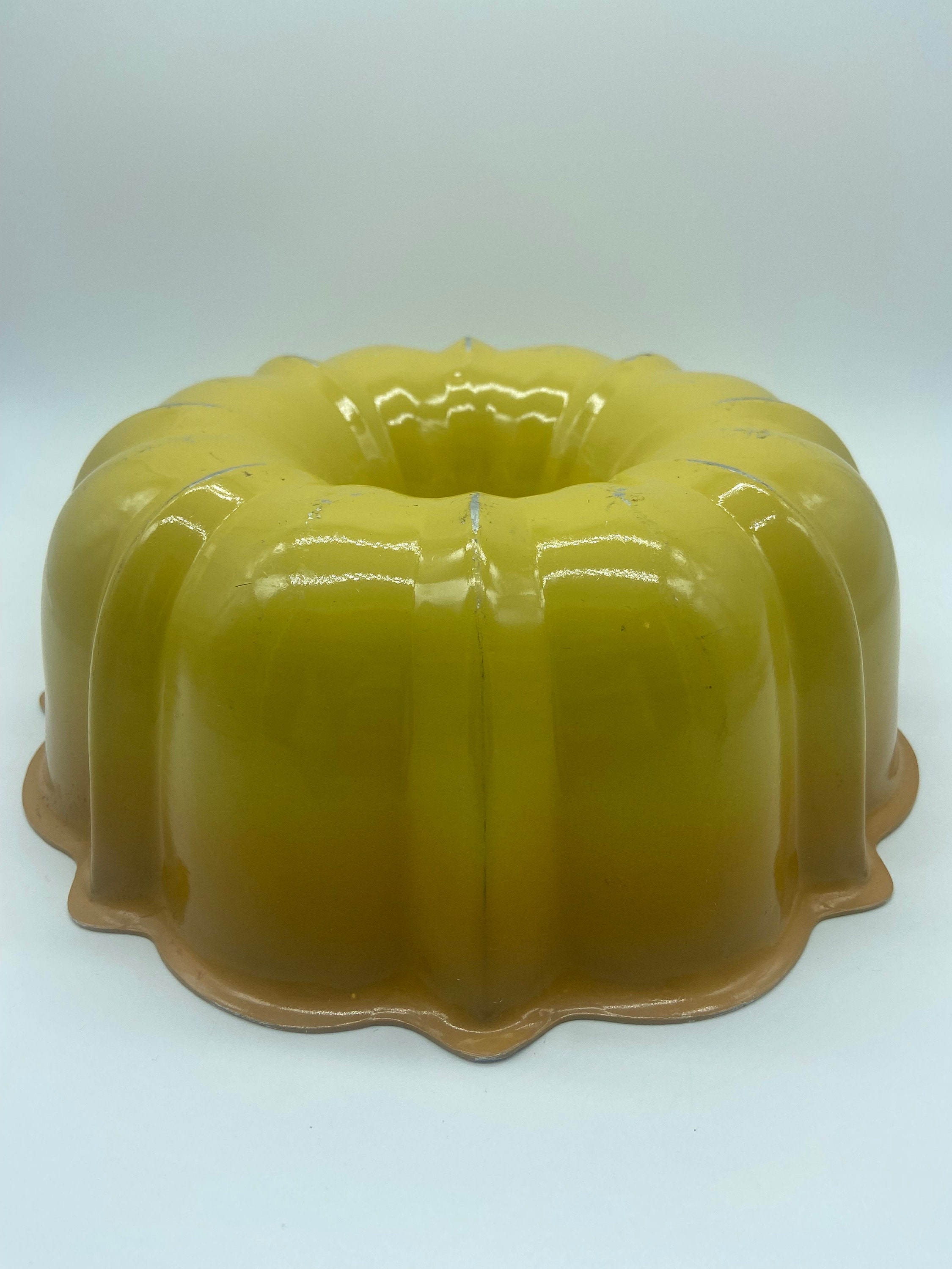 Vintage Yellow Mid Century Bundt Cake Pan Retro MCM Ombre Very Good ...